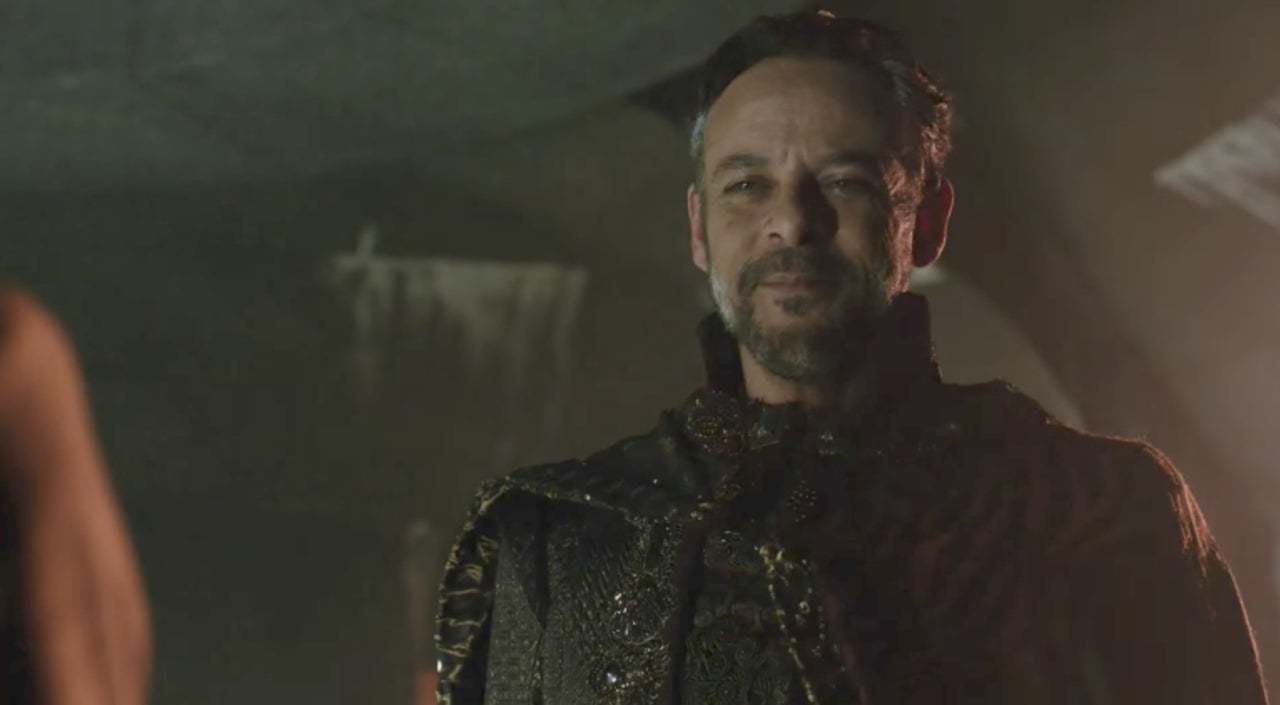 Ra's & Nyssa al Ghul (Gotham) vs Ra's al Ghul & Al Sah-Him (CW) - Battles - Comic Vine